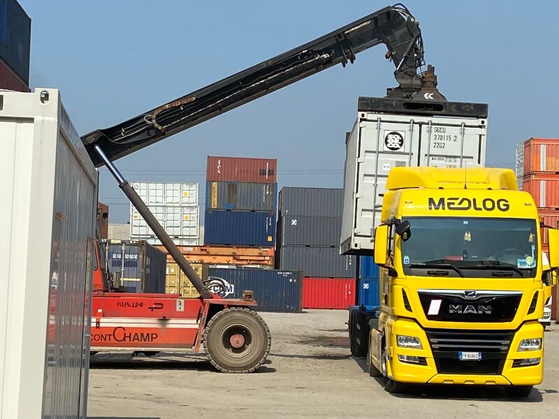 Container treading, leasing, customization and more | Sogeco ...